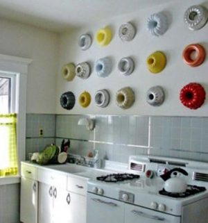 Decorating Empty Walls with Clutter and Creative Recycling Ideas