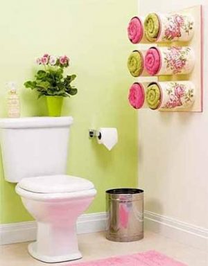 Decorating Empty Walls with Clutter and Creative Recycling Ideas