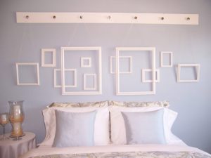 33 White Decorating Ideas, White Picture Frames for Bright Wall Decor