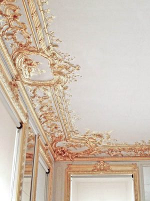 Golden Interior Design Ideas for Modern Kitchens and Dining Rooms