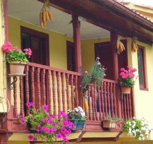 Beautiful Balcony Decorating Ideas, 15 Green Balcony Designs