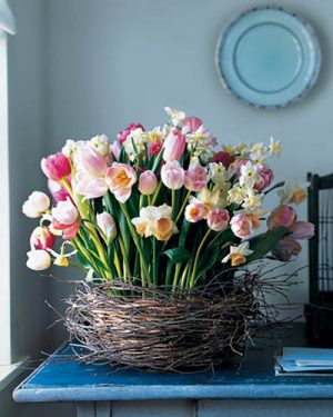 14 Simple Spring Flower Arrangements, Table Centerpieces and Mothers ...