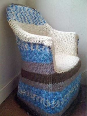 30 Knitted Furniture Covers and Decorative Accessories Celebrating the ...