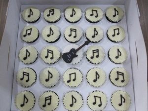 Edible Decorations and Ideas for Music Themed Party, Table Decoration ...