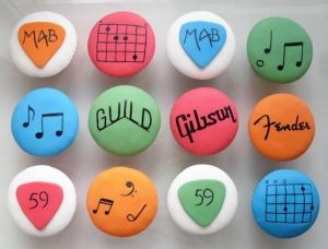 Edible Decorations and Ideas for Music Themed Party, Table Decoration ...