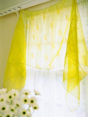 22 Creative Window Treatments and Summer Decorating Ideas