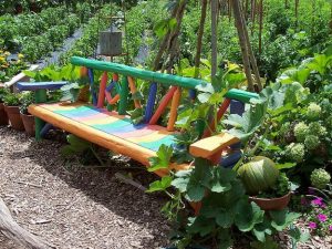 Unique Wooden Bench Decorating Ideas to Personalize Yard Landscaping ...