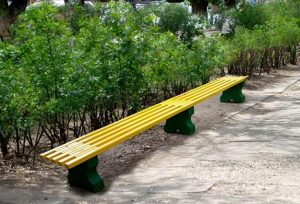Unique Wooden Bench Decorating Ideas to Personalize Yard Landscaping ...