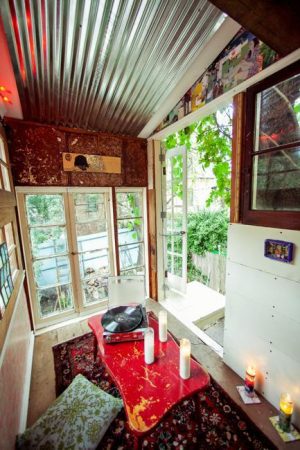 Spectacular Tree House Designs Offering Romantic and Intimate Living Spaces