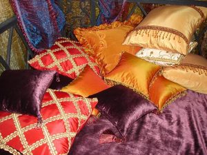 Middle Eastern Interior Design Trends and Home Decorating Ideas