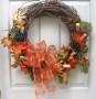 21 Gorgeous Wreaths with Fall Leaves Adding Texture to Home Decorating
