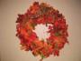 21 Gorgeous Wreaths with Fall Leaves Adding Texture to Home Decorating