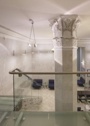 35 Modern Interior Design Ideas Incorporating Columns into Spacious ...