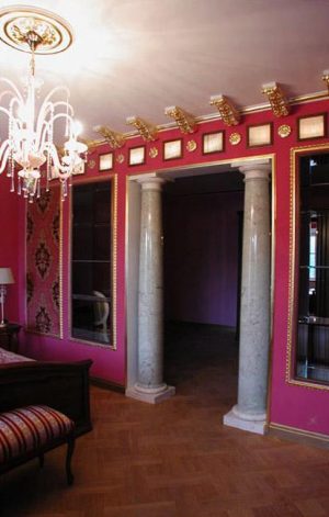 35 Modern Interior Design Ideas Incorporating Columns into Spacious ...