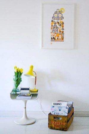 22 Ideas for Modern Home Decorating with Rustic and Painted Wooden Boxes