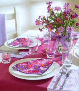 25 Beautiful Flower Arrangements for Simple and Meaningful Table Decoration