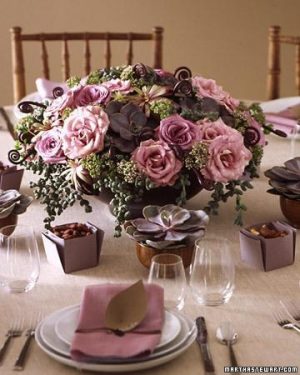 25 Beautiful Flower Arrangements for Simple and Meaningful Table Decoration
