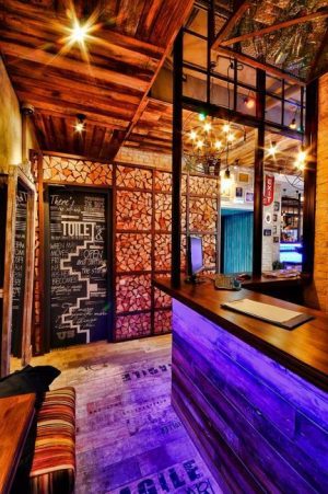 Eclectic Modern Interior Design Ideas Utilizing Reclaimed Materials ...