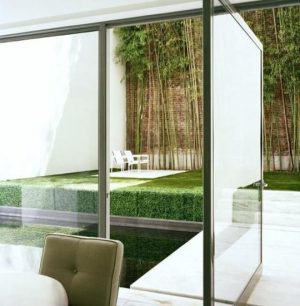 25 Contemporary Home Interiors and House Designs Enhanced by Glass