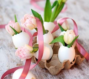 Recycling Egg Shells for Miniature Vases, Green Easter Decorating with ...