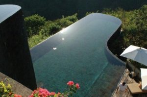 20 Infinity Pools Blending Functionality and Impecable Aesthetics into ...