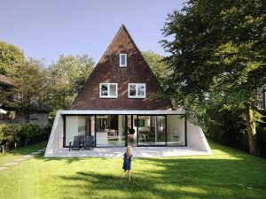 Triangles in Architectural Designs Taking Modern Houses from Ordinary ...