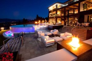 75 Infinity Pools, No Boundary Swimming Spaces with Great Views