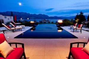 75 Infinity Pools, No Boundary Swimming Spaces with Great Views