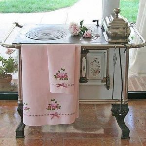 20 Ways to Reuse and Recycle Old Kitchen Stoves for Home Decorating