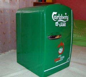 20 Mini Fridge Designs Students and Travelers Love