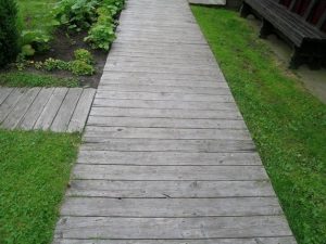 30 Green Design Ideas for Beautiful Wooden Garden Paths