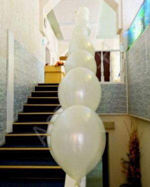 25 Modern Ideas for Interior Decorating with Air Balloons