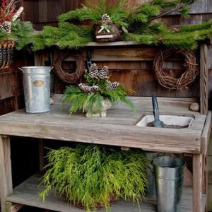 25 Beautiful Potting Bench Design Ideas Creating Convenient Storage and ...