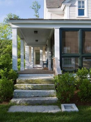 Entrance Staircase Designs to Beautify Homes and Improve Curb Appeal