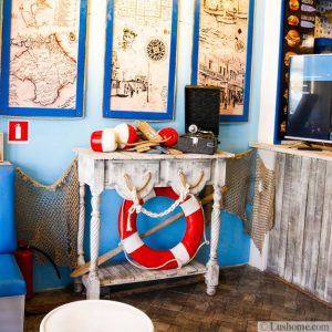 25 Easy Ways to Use Paddle Decorations, Sports Inspired Interior Design ...