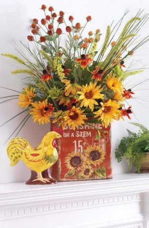 Flower Arrangements and Rooster Accents Creating Bold, Jazzy Table ...