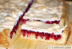 Dark Colors of Fabulous Deserts Adding Classy Elegance to Fall Party Tables
