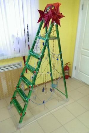 Alternative Christmas Tree Designs Turning Step Ladders into Fun ...