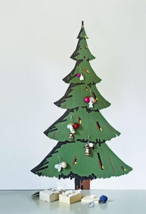 Last Minute Wall Christmas Tree Designs Offering Space Saving Ideas for ...