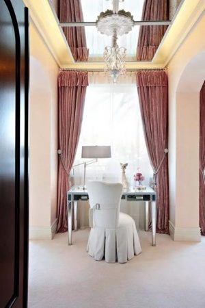 Stunning Mirrored Ceiling Design, Trends in Decorating with Mirrors