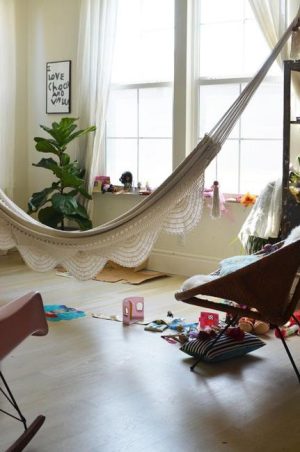 Relaxing Interior Design Ideas Bringing Hammocks into Modern Rooms