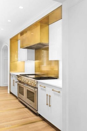 Golden Kitchen Cabinets and Backsplash Ideas Giving Glamorous Look to ...