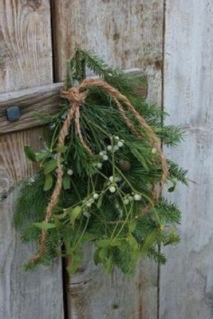 Mistletoe, Christmas Crafts and Romantic Winter Decorating Ideas