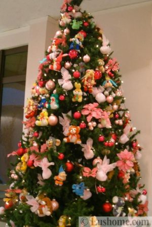 Oversized Christmas Tree Decorations, Christmas Trends in Decorating ...