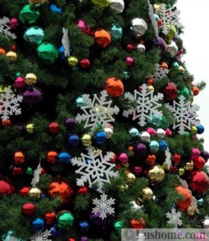 Oversized Christmas Tree Decorations, Christmas Trends in Decorating ...