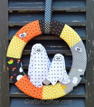 Door Wreaths, Fun Craft Ideas to Make Essential Halloween Decorations