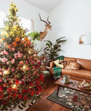 Romantic Christmas Tree Decorating with Beautiful Flowers