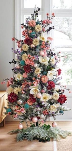 Romantic Christmas Tree Decorating with Beautiful Flowers
