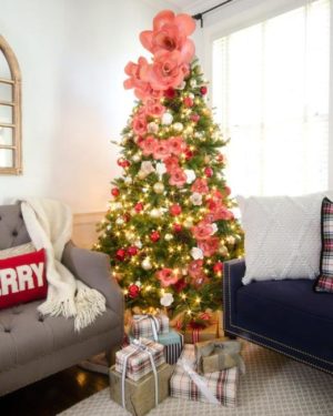 Romantic Christmas Tree Decorating with Beautiful Flowers