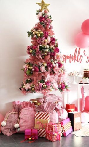 Romantic Christmas Tree Decorating with Beautiful Flowers
